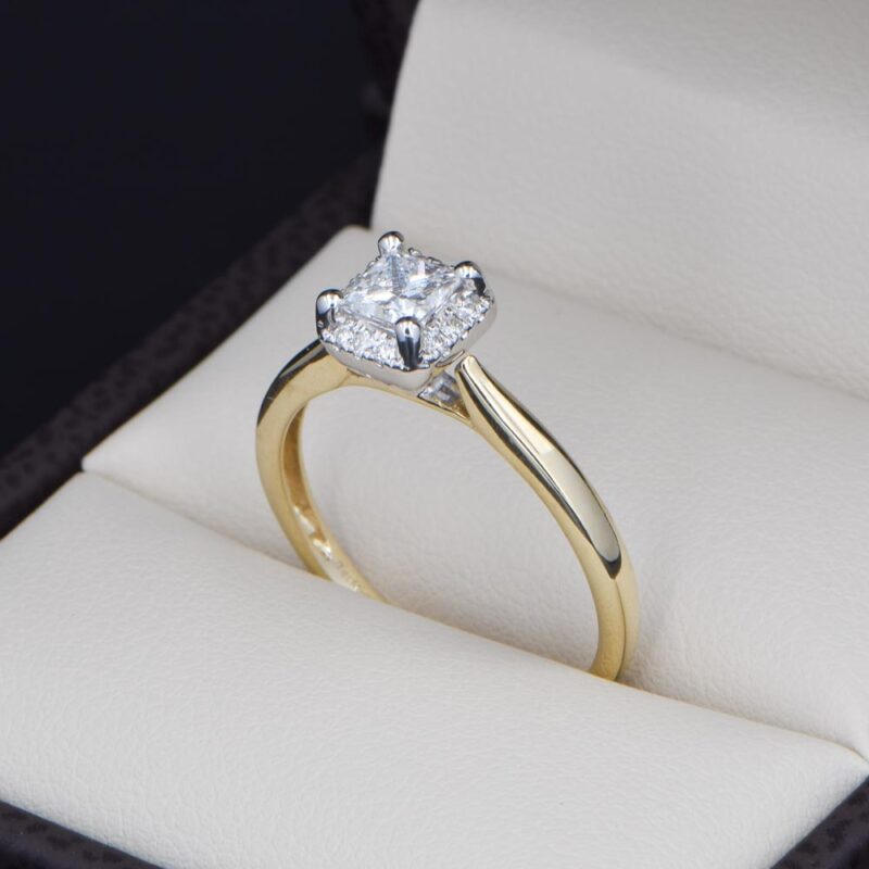 Anillo de compromiso Corte Princesa Oro 14k con Diamantes | Joyería Alahas